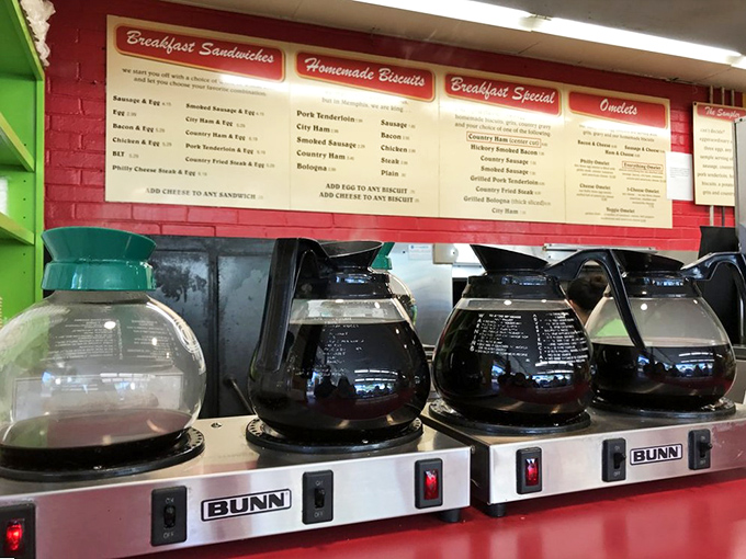 Multiple coffee pots ensure the caffeine keeps flowing for Memphis's breakfast-loving crowd.