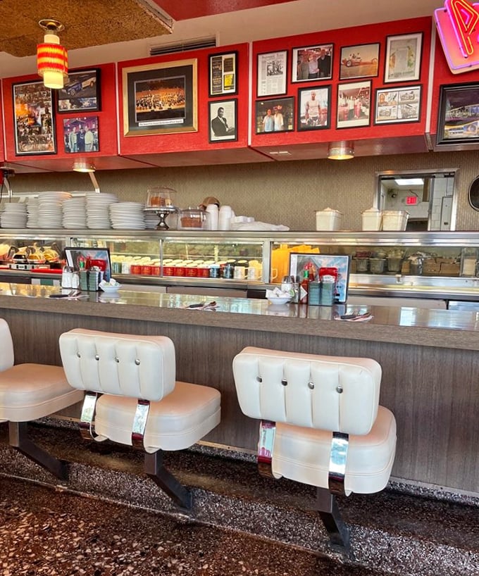 Counter seats: front-row tickets to the breakfast show, where regulars exchange friendly banter and newcomers become instant converts.