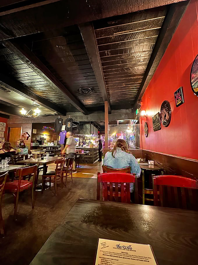 The dining room hums with conversation and the occasional appreciative silence that only follows a truly satisfying bite.