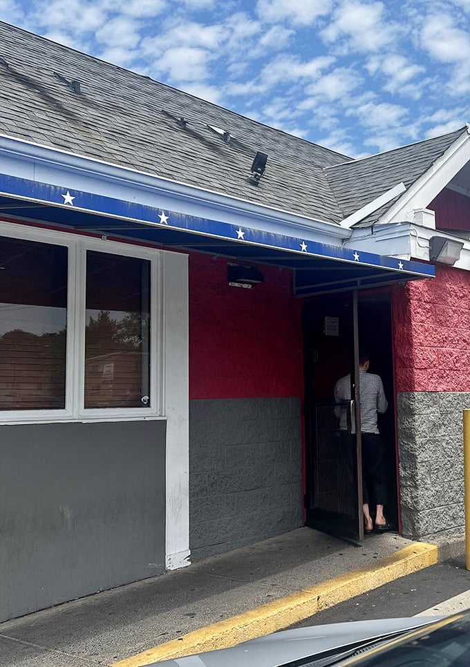 That moment when you're about to enter the diner and your stomach somehow knows exactly what's coming.