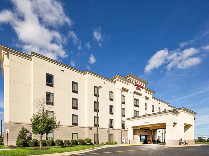 When the grandkids visit, Hampton Inn Middletown offers comfortable accommodations without breaking the retirement budget. Clean, convenient, and consistently pleasant.