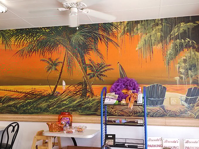 A Florida sunset mural that gives you something to contemplate between bites. Palm trees and orange skies – breakfast with a view.