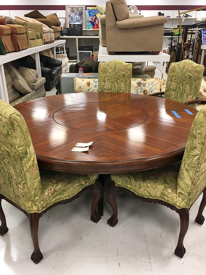 This dining set screams "sophisticated dinner parties of the 1990s." The lazy Susan center is ready for your next potluck rotation.