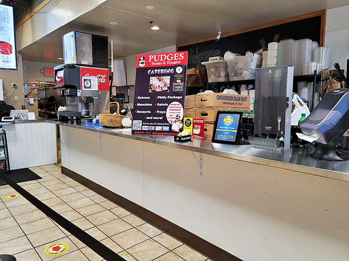 The counter setup is no-nonsense, much like the food philosophy – do simple things extraordinarily well and people will keep coming back.