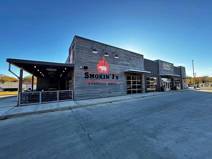 Smokin' J's BBQ joint looks like the kind of place where arguments about sauce versus rub have nearly started family feuds. 