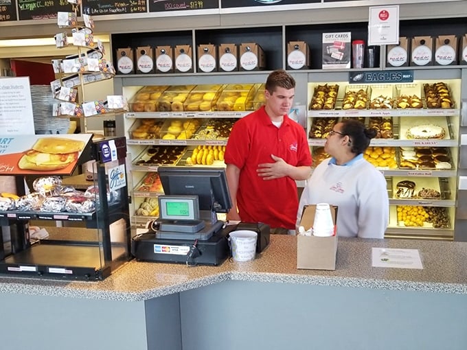 Teamwork makes the breakfast dream work – these folks have morning efficiency down to an art.