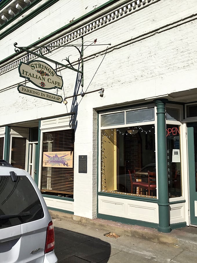 Strings Italian Cafe's unassuming storefront hides in plain sight – the culinary equivalent of finding an authentic Gucci at a garage sale.