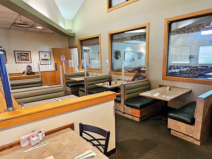 These cozy booths have witnessed countless birthday celebrations, weekly family dinners, and first dates—each one adding to the restaurant's living history.
