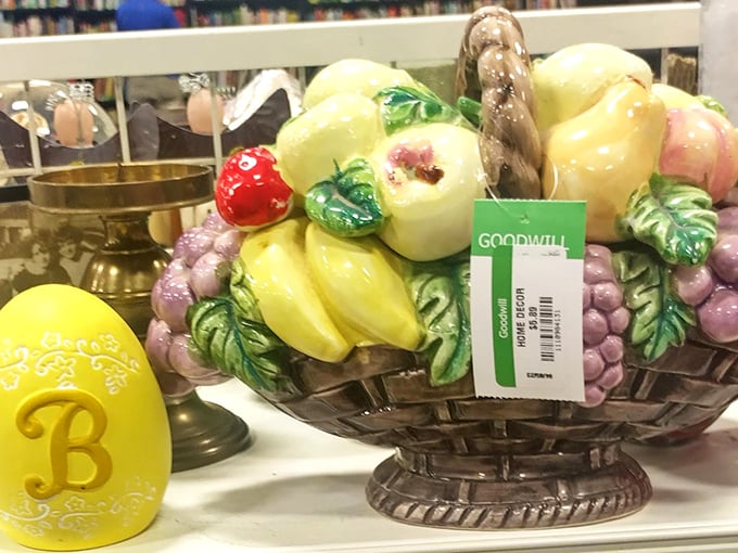 This ceramic fruit basket is the definition of "they don't make 'em like this anymore." Kitsch meets craftsmanship in gloriously gaudy detail.