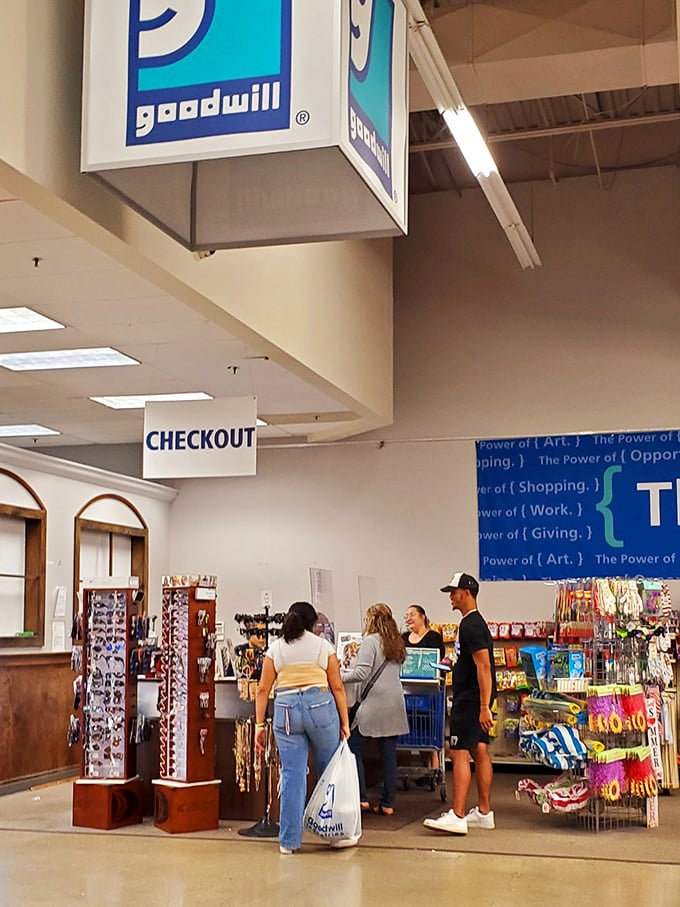 The checkout area: final destination of your treasure hunt journey. That wall proclaims the "Power of Shopping" – truer words never spoken.