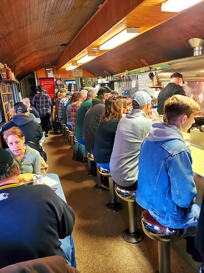 Weekend warriors waiting patiently for their breakfast fix. The line at Letterman's isn't a deterrent—it's a testament to what awaits at the end.
