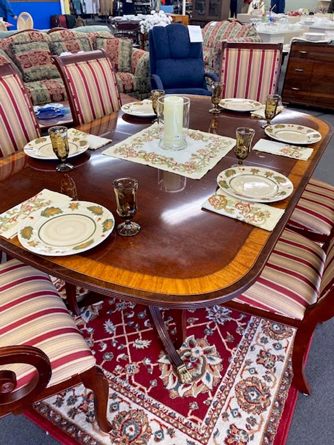 This dining set isn't just furniture—it's a future family gathering spot with stories already built in, waiting for yours to begin.