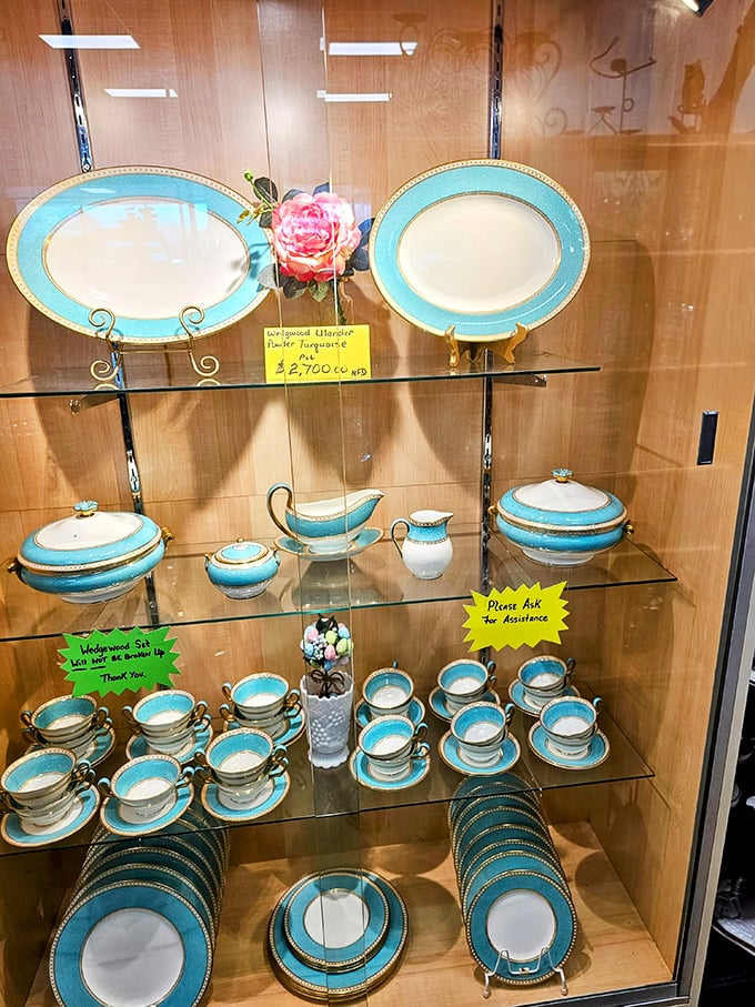 Fine china that whispers of elegant dinner parties past – turquoise borders that would make Tiffany's do a double-take.