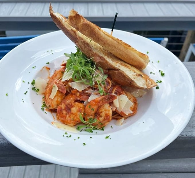 Shrimp scampi that's dressed up for a night out but hasn't forgotten its humble, delicious roots.