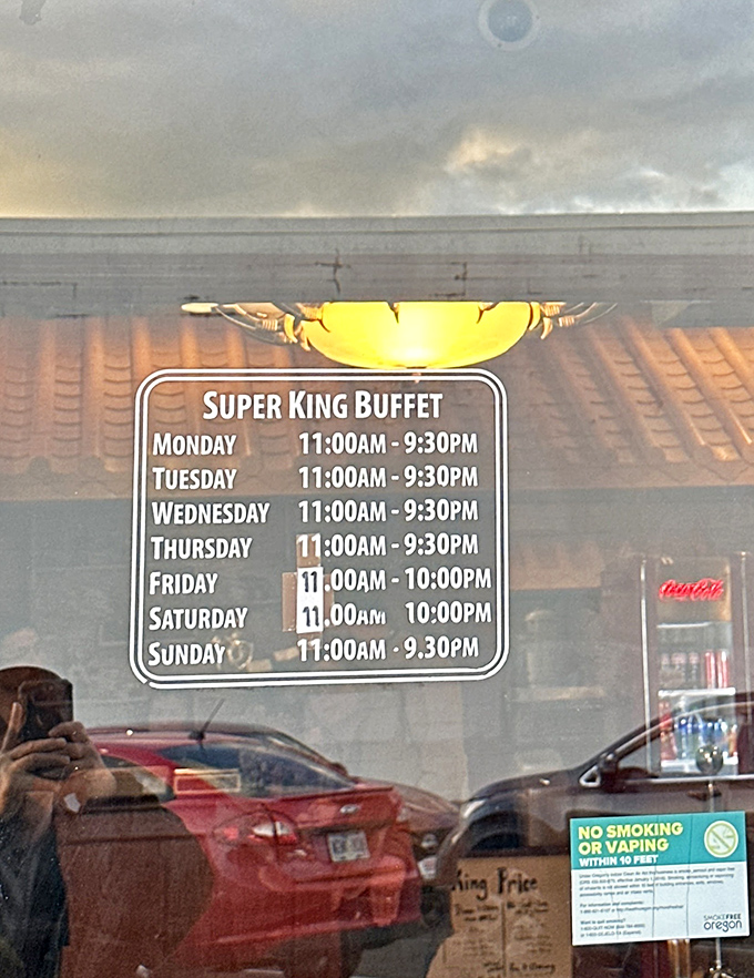 Those extended weekend hours tell you everything—Super King knows Friday and Saturday nights call for later dining and extra helpings.