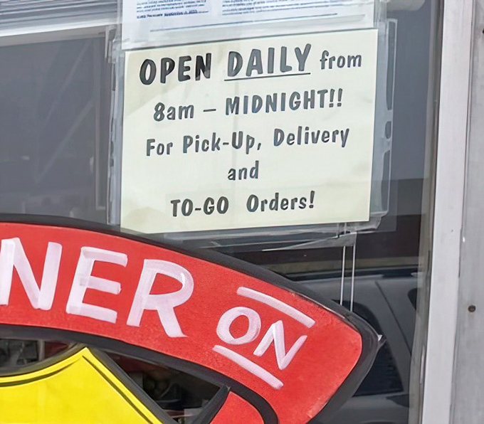 Open from 8am to midnight daily—because nostalgia and hunger don't follow a strict schedule in Los Angeles.