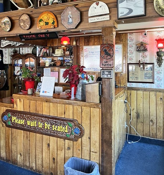 The host station's "Please wait to be seated" sign might as well read "Please prepare for breakfast bliss" at this beloved South Lake Tahoe institution.
