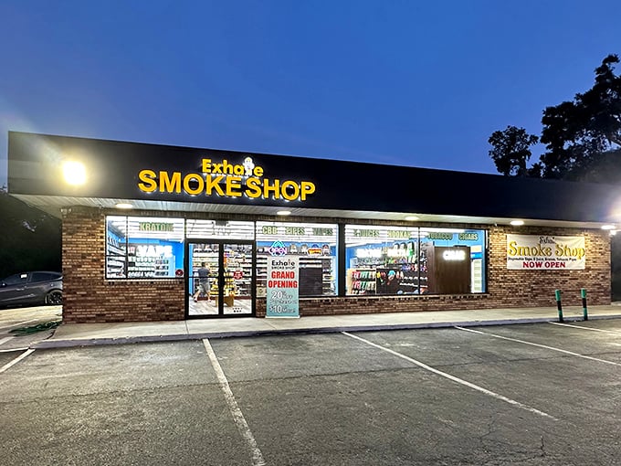 Even the smoke shop looks respectable here, proving Okeechobee keeps things classy in its own way.