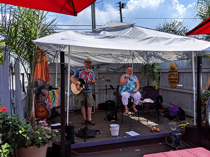 Live music adds the perfect soundtrack to your seafood feast—because calories don't count when you're tapping your feet.