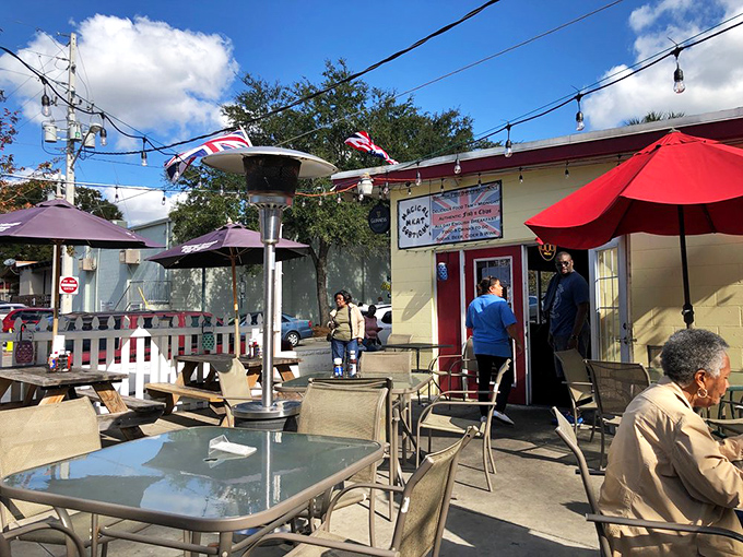 The outdoor seating area offers Florida sunshine with your British fare – a combination the colonists never imagined but we heartily approve.