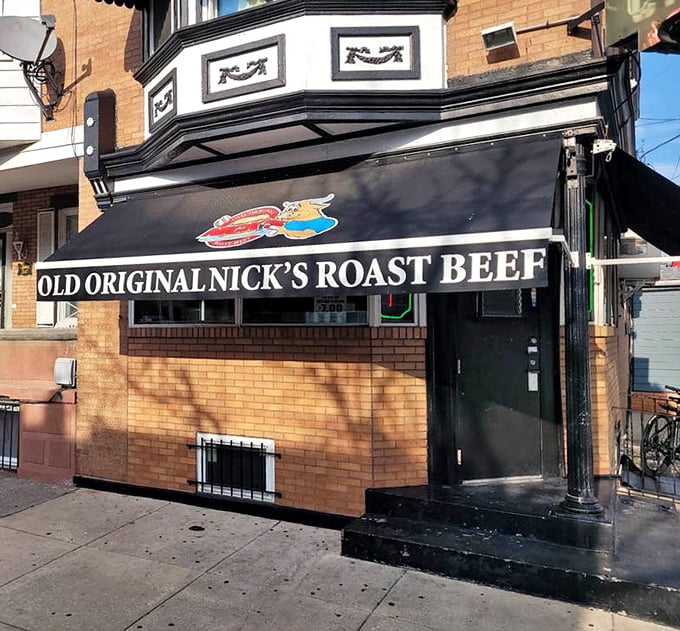 The unassuming exterior hides culinary greatness within—like finding out your quiet neighbor was once a rock star.