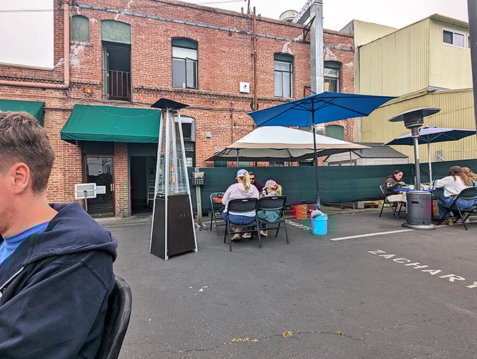 Outdoor seating for those who prefer their breakfast with a side of fresh air and people-watching—California dining at its most democratic.