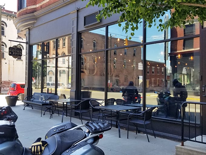 Sidewalk seating offers the perfect perch for people-watching while you contemplate which burger deserves your attention today.
