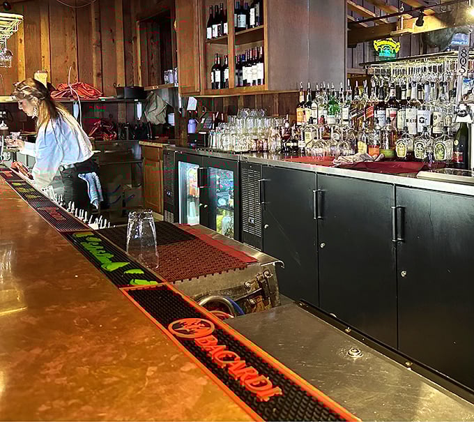 Where libations flow freely – Cattlemens' bartenders are part mixologist, part therapist, and all about making your evening memorable.