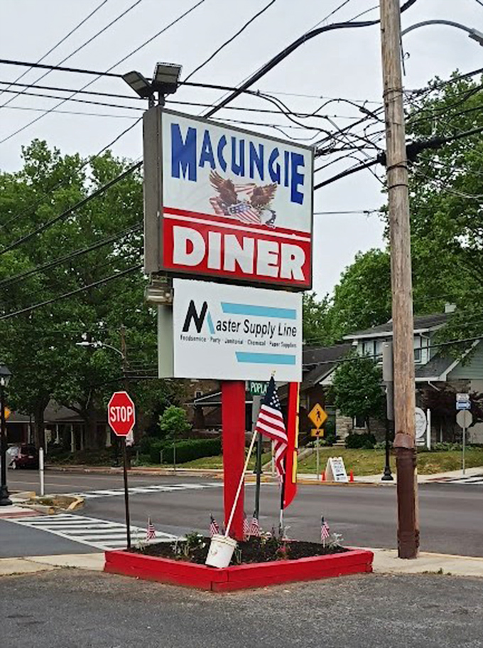The sign that signals salvation for hungry travelers and locals alike. A beacon of breakfast hope on the Pennsylvania horizon.