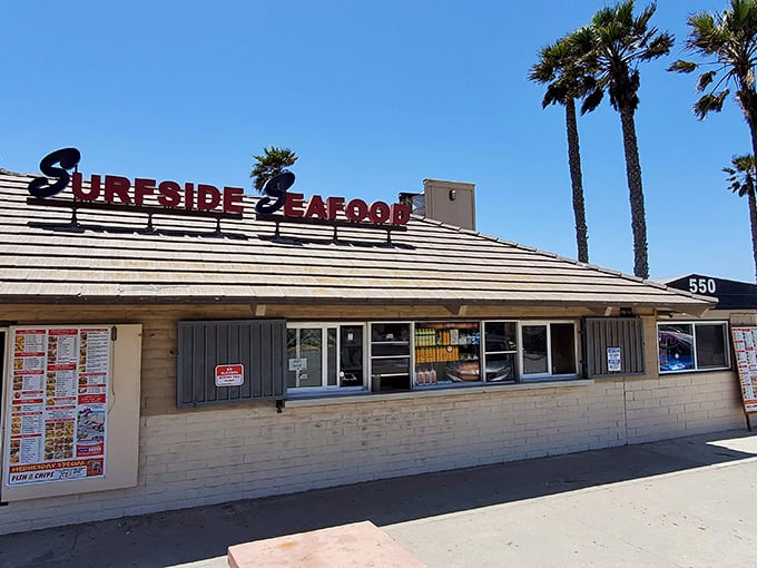 Surfside Seafood keeps it simple – fresh catch, no fuss, the way seafood joints used to be.