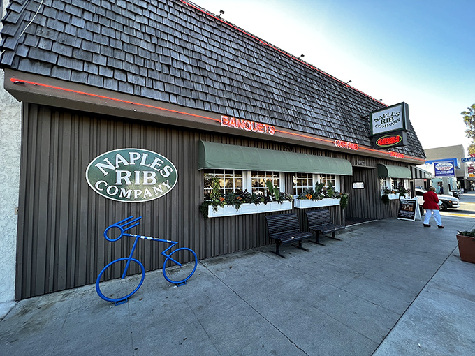 The exterior view reveals the restaurant's humble charm—like that unassuming person at the party who turns out to be the most interesting one there.