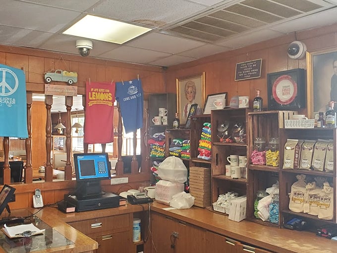 The counter area – part retail therapy, part pancake mission control. Where breakfast memorabilia meets practical pancake operations.