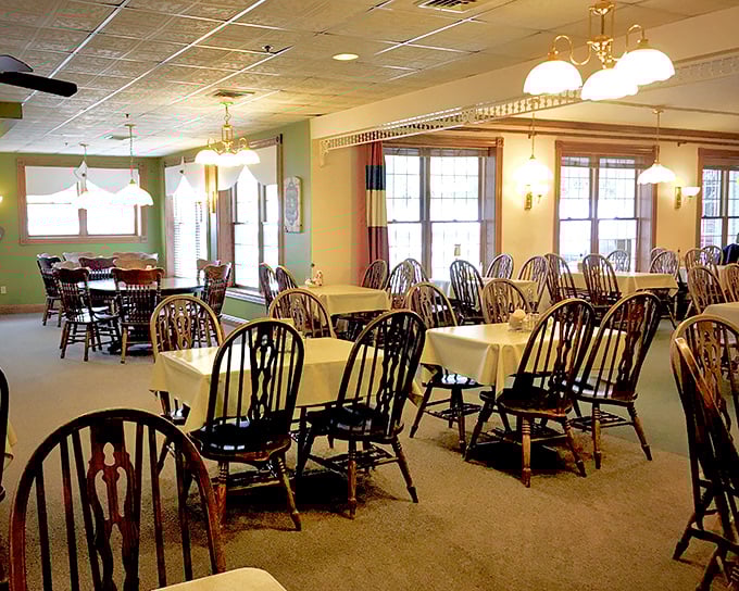 Simple, uncluttered dining spaces that let the food be the star of the show—as it should be. 