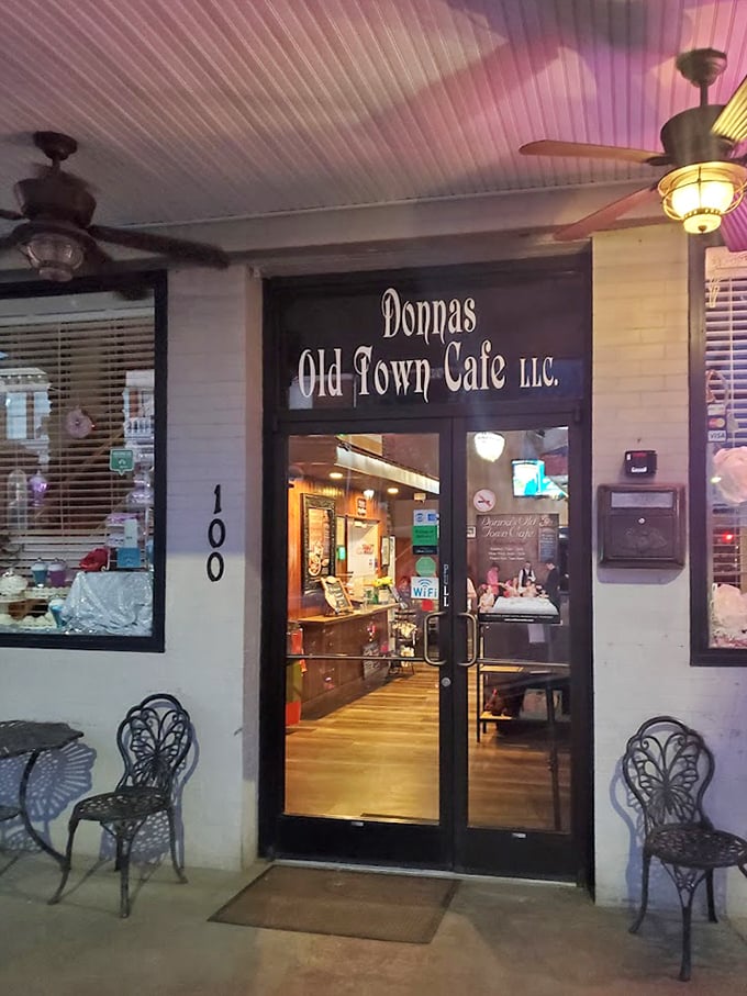 The entrance to Donna's glows with welcome, like a portal to a world where calories don't count and the pace of life matches the gentle ceiling fans overhead.