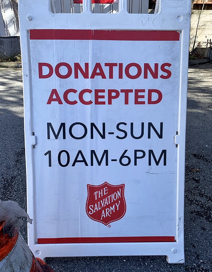 Clear instructions for donations – the lifeblood of this community institution that turns discarded items into affordable treasures and charitable funding.