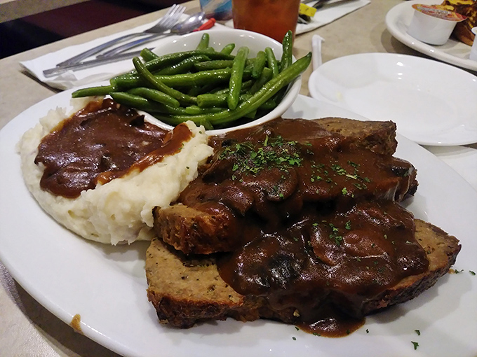 Meatloaf that doesn't apologize for being meatloaf – it knows exactly what it is and what it's here to do: comfort you completely.