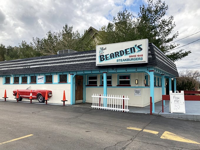 From the outside, Bearden's promises exactly what it delivers – unpretentious, delicious food in a setting that feels like a warm hug.