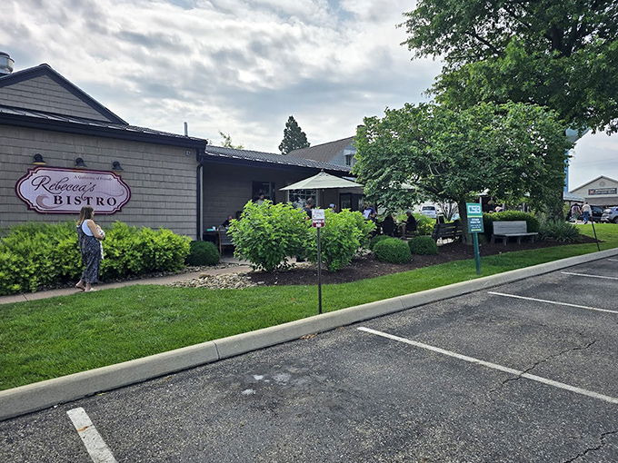 The exterior view reveals why locals keep this place to themselves – it's the culinary equivalent of finding money in an old jacket pocket.