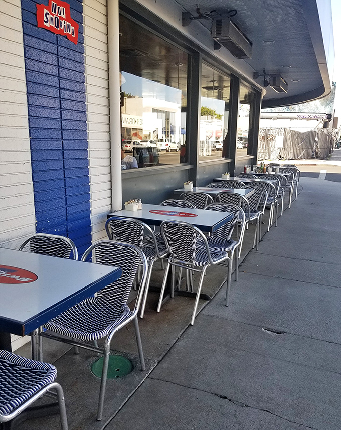 Sidewalk seating for people-watching with your pancakes – an essential Los Angeles pastime that never gets old.