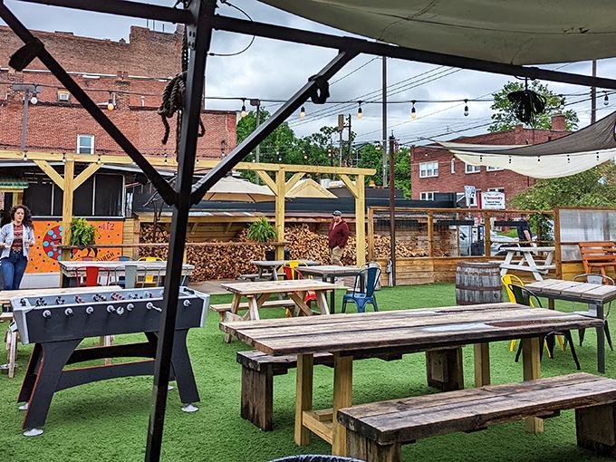 The outdoor space at Walter's feels like the backyard barbecue you wish you could throw—complete with games, picnic tables, and not having to do dishes.