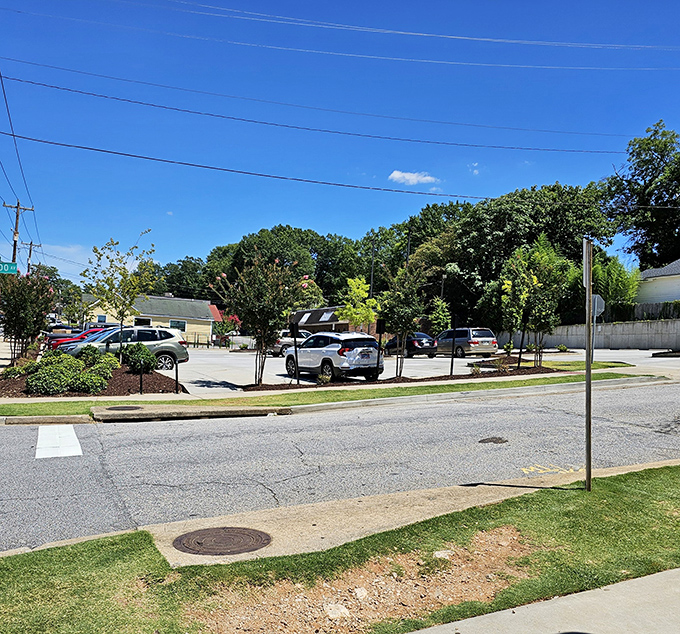 The packed parking lot—the universal sign of "something delicious happens here." Worth circling for a spot.