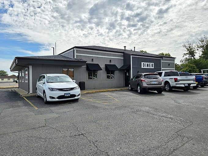 The parking lot tells the story – trucks and SUVs gathered like faithful parishioners at the church of good eating. In Illinois, a full parking lot is the ultimate restaurant review.