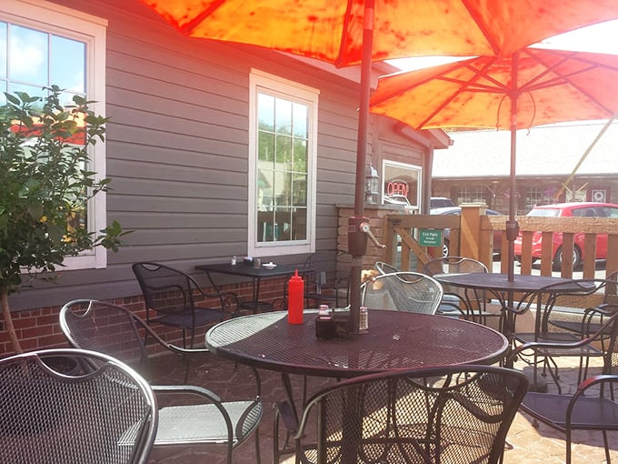 The outdoor patio offers al fresco dining with a side of small-town charm – perfect for those "too nice to eat indoors" Ohio days.