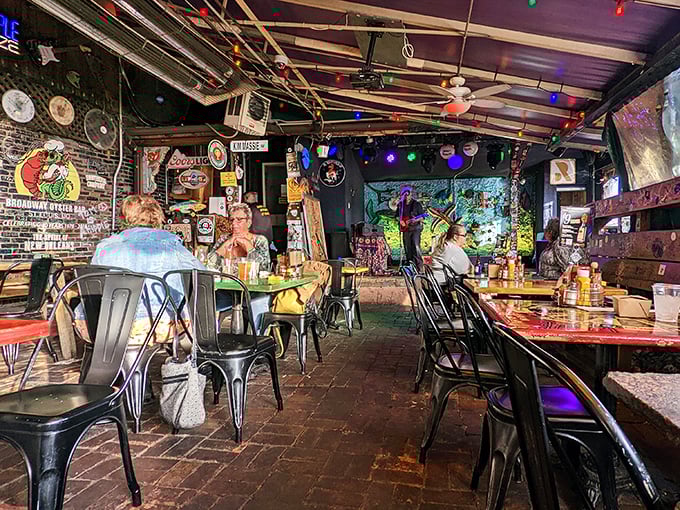 Live music and cold drinks – the perfect pairing since humans first figured out how to make either one of those things.