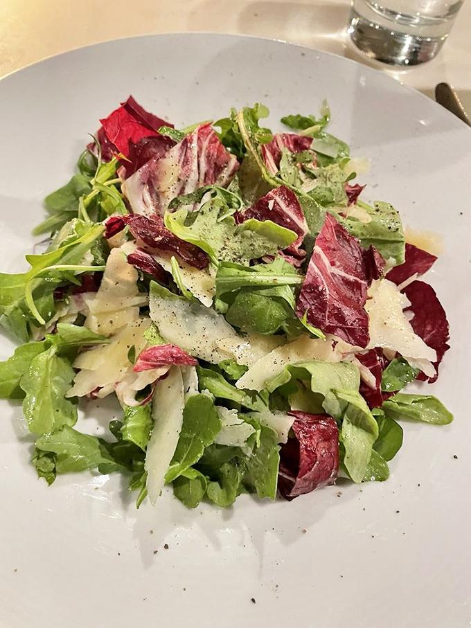 A simple salad that somehow manages to be both virtuous and indulgent—the culinary equivalent of yoga pants at a fancy brunch.
