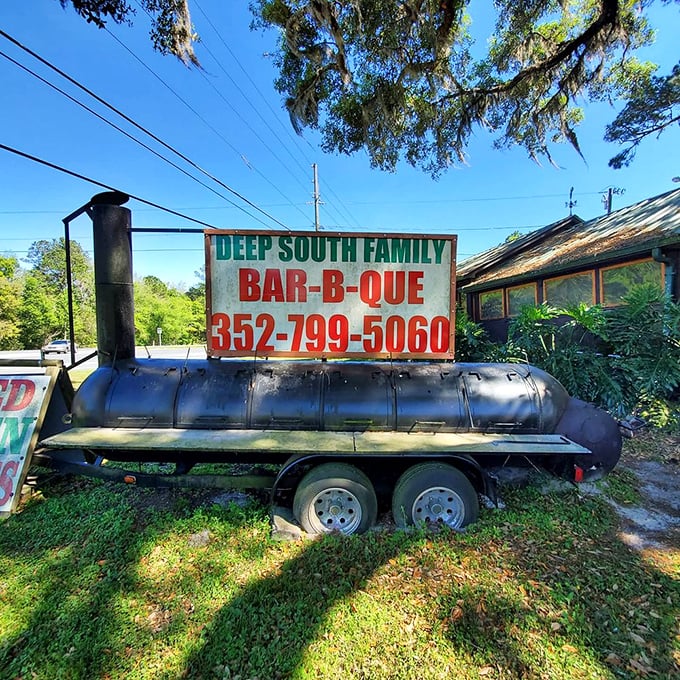 The smoker that launched a thousand road trips – this mighty metal beast is the true heart of Deep South's operation.