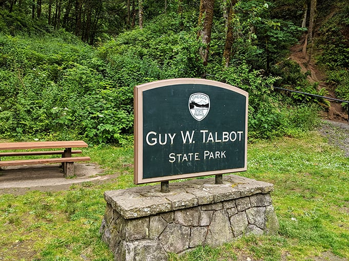 The official welcome mat to Oregon's natural splendor. This sign promises less than what awaits—the mark of all truly great destinations.