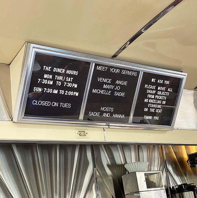 The letterboard menu board introduces you to your servers by name and politely reminds patrons of house rules – a touch of small-town charm.