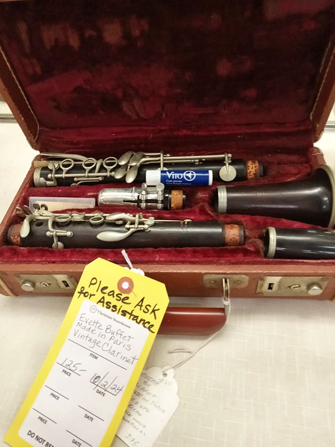 A clarinet with character awaits its next musician – proof that beautiful music doesn't have to come with a painful price tag.