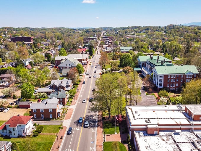 From above, Abingdon reveals itself as a perfect patchwork of historic buildings, green spaces, and tree-lined streets—small-town America at its finest.
